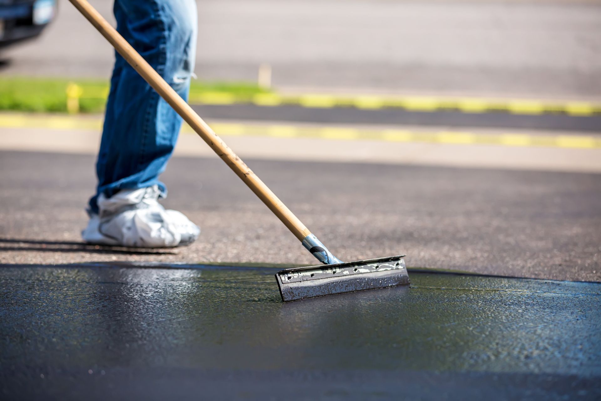 Ultimate Guide To Is it Necessary To Seal A Concrete Driveway - CM ...